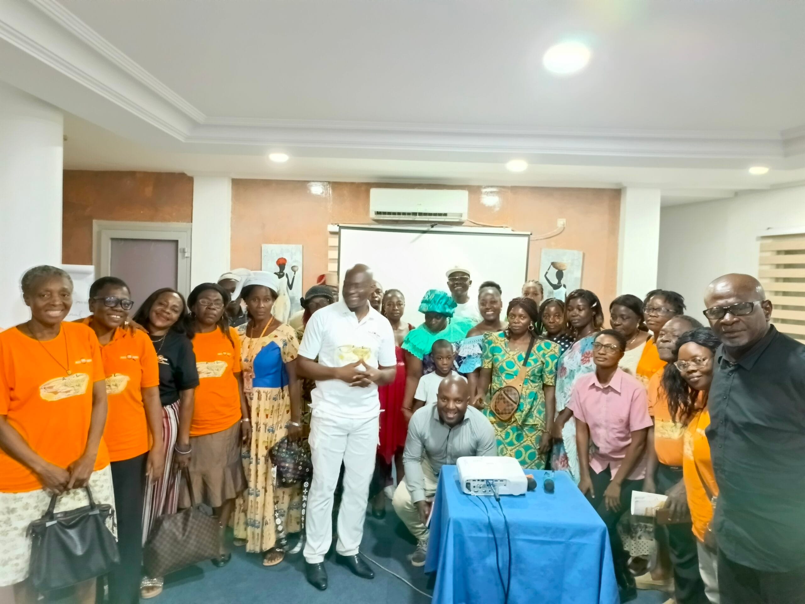 AZOOMAR PARTNERS TEAM - Azoomar